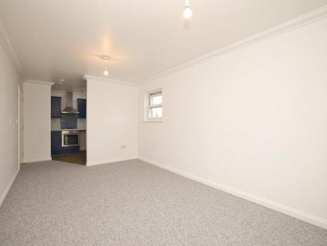 2 bedroom flat for rent in Victoria Road, Ramsgate, Kent, CT11