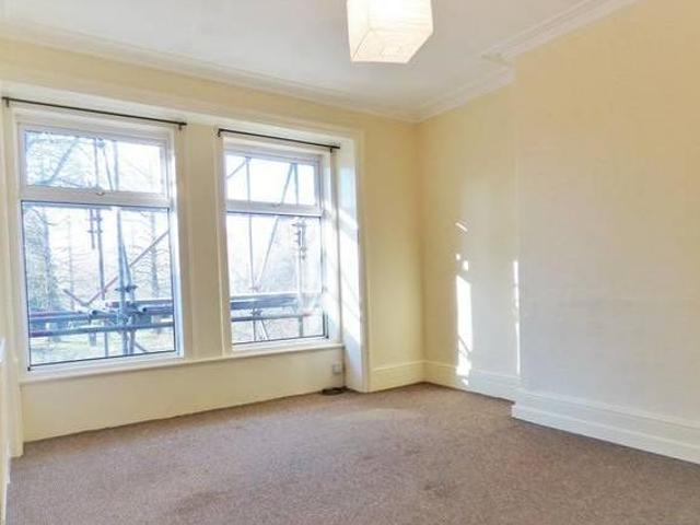 2 bedroom flat for rent in Victoria Road Stretford Manchester M32