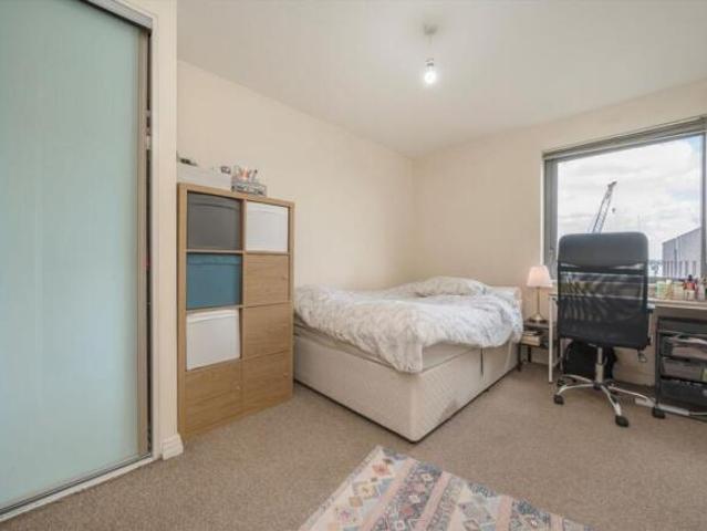 2 bedroom flat for rent in, Victoria Road, W3