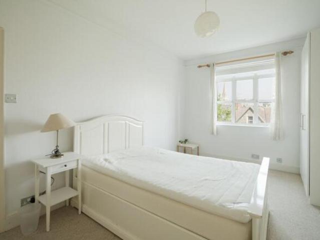 2 bedroom flat for rent in Victoria Square, Clifton, BS8