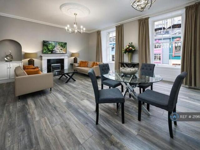 2 bedroom flat for rent in Victoria St, Edinburgh, EH1