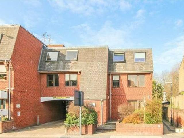 2 bedroom flat for rent in Victoria Street St Albans Hertfordshire AL1