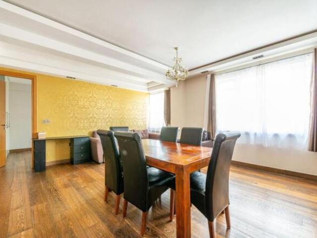 2 bedroom flat for rent in Vicarage Gate, Kensington, London, W8