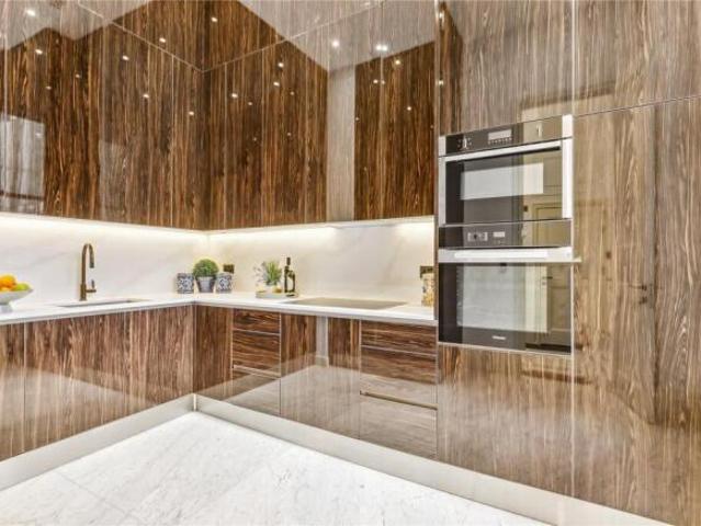 2 bedroom flat for rent in Vicarage Gate, Kensington, W8
