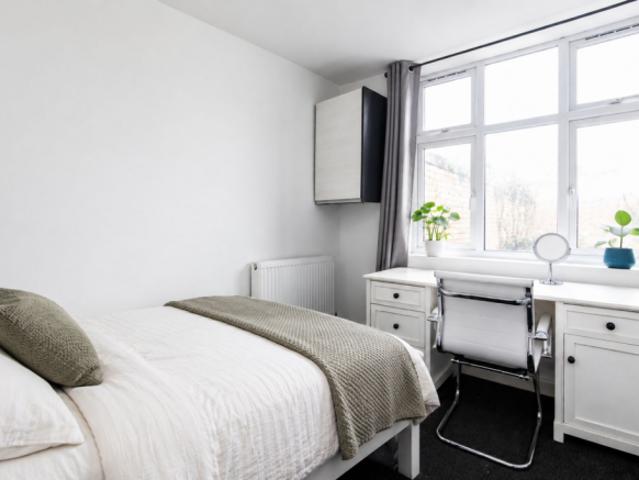 2 bedroom flat for rent in Villa Road, Nottingham, NG3