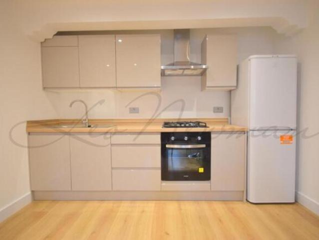 2 bedroom flat for rent in Wandle Road, Croydon, CR0