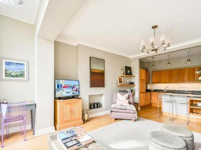 2 Bedroom Flat For Rent In Wandsworth Common, London