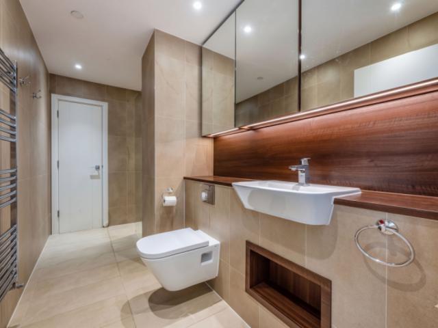 2 bedroom flat for rent in Wandsworth Road, Brent House, SW8