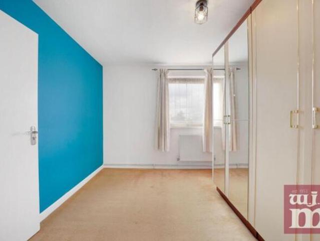 2 bedroom flat for rent in Wager Street, Mile End, E3