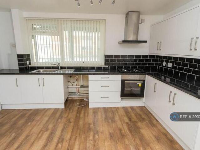 2 bedroom flat for rent in Wake Green Road, Birmingham, B13