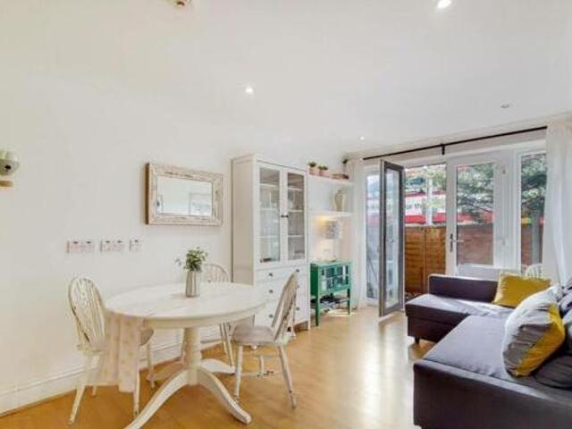 2 Bedroom Flat For Rent In Walthamstow, London