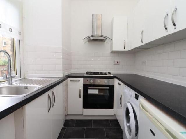 2 bedroom flat for rent in Walton Street, Shawlands, Glasgow, G41