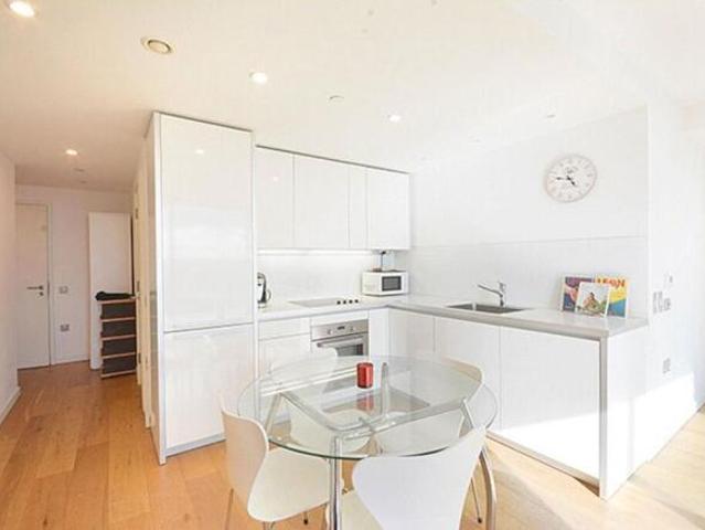 2 bedroom flat for rent in Walworth Road, Elephant and Castle, London, SE1