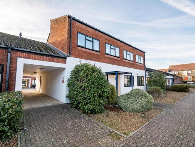 2 bedroom flat for rent in Walker Avenue, Wolverton Mill, MK12
