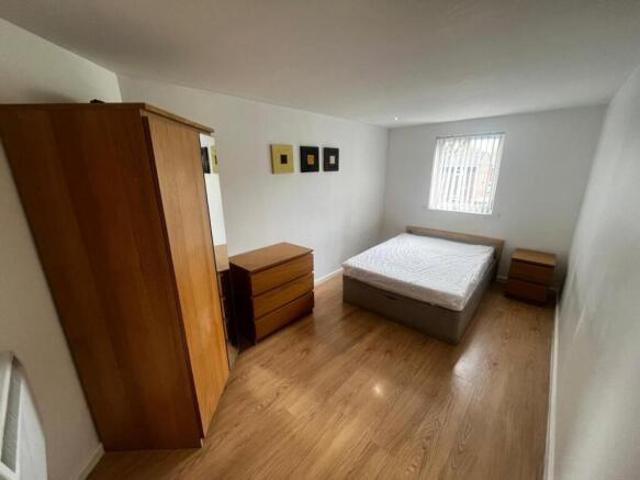 2 bedroom flat for rent in Walker House, 6 Elmira Way, Salford, M5