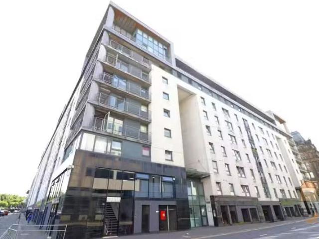 2 bedroom flat for rent in Wallace Street, City Centre, Glasgo.