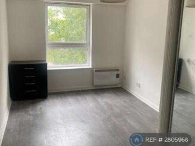 2 bedroom flat for rent in Wallace Street, Glasgow, G5
