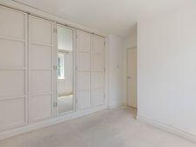 2 bedroom flat for rent in Waller House, Penge, SE20