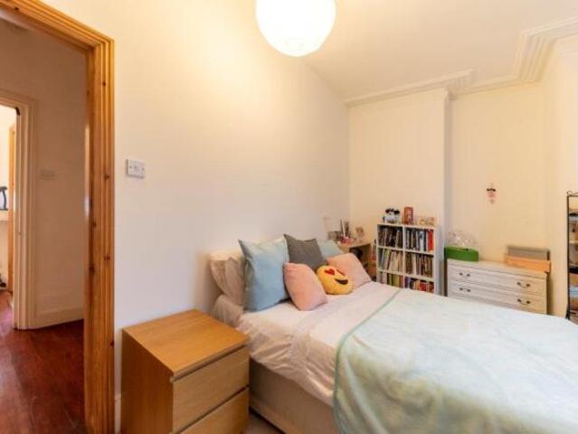 2 bedroom flat for rent in Walm Lane, Willesden Green, NW2