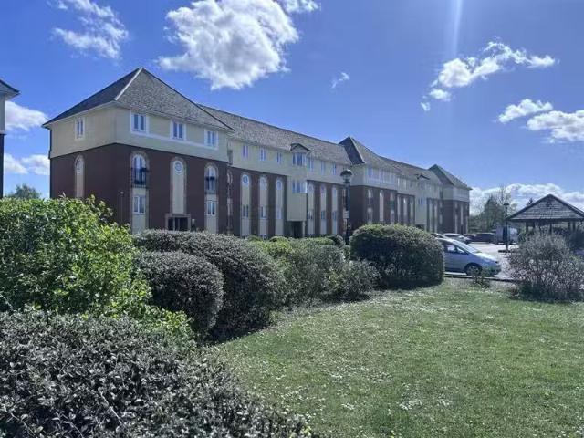 2 bedroom flat for rent in Walsingham Close, Hatfield, AL10