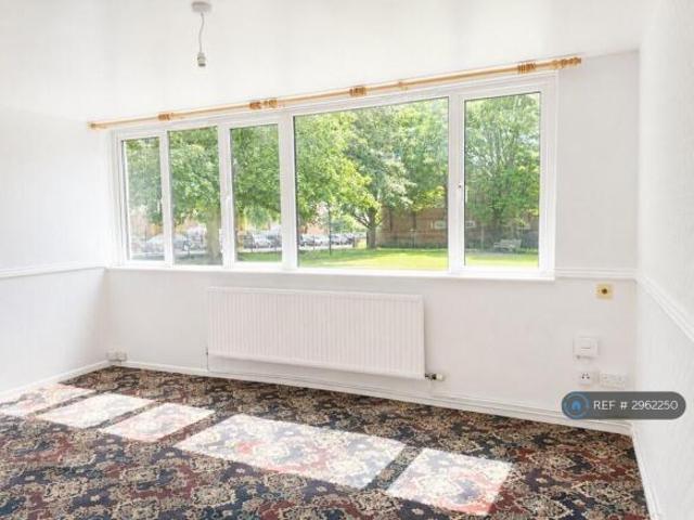 2 bedroom flat for rent in Walsingham House, Maidstone, ME14