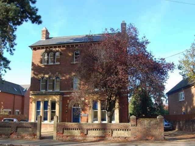 2 bedroom flat for rent in Walsworth Road HITCHIN SG4