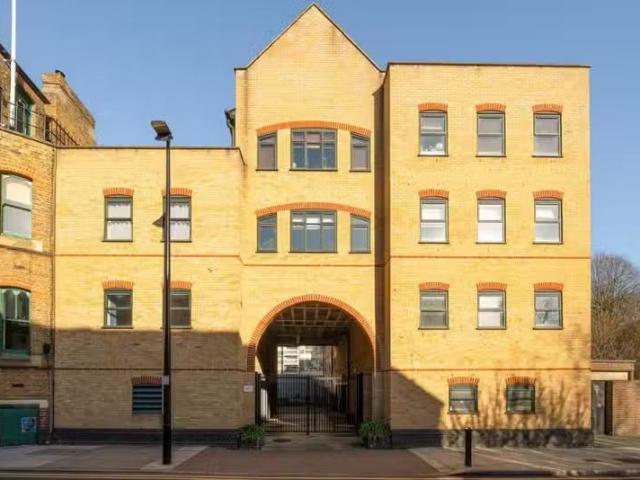 2 bedroom flat for rent in Wapping Lane, Wapping, E1W