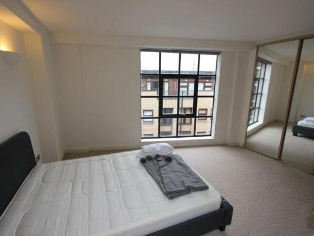 2 bedroom flat for rent in Wapping Wall, London, E1W