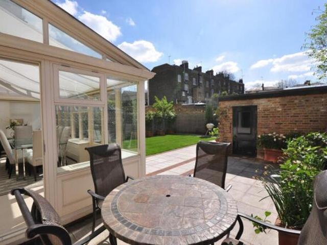 2 bedroom flat for rent in Warwick Avenue, Maida Vale, London W9