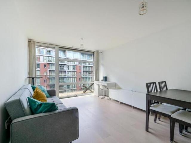 2 bedroom flat for rent in Warwick Building, Queenstown Road, Battersea SW11