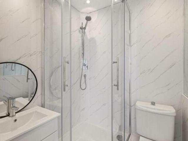 2 bedroom flat for rent in Warwick Place, Leamington Spa, CV32
