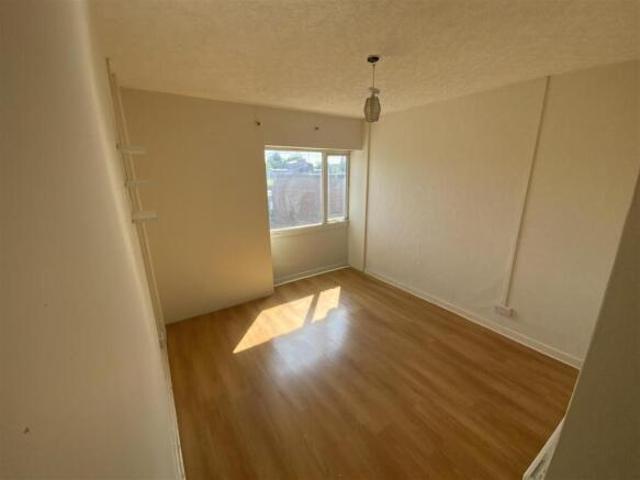 2 bedroom flat for rent in Warwick Road, Acocks Green, Birmingham, B27
