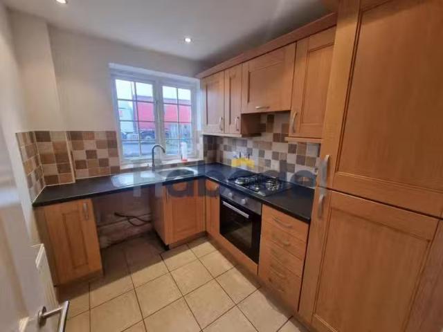 2 bedroom flat for rent in Warmsworth Mews, Backside Lane, War.