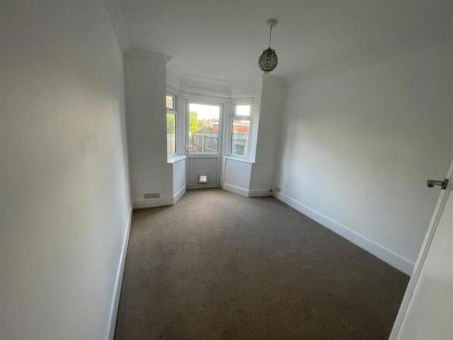2 bedroom flat for rent in Warnford Road, Bournemouth, BH7