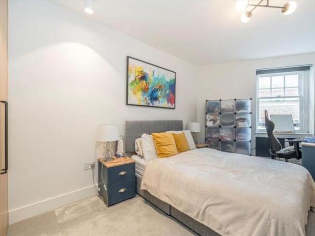 2 bedroom flat for rent in Warple Way, Acton, W3