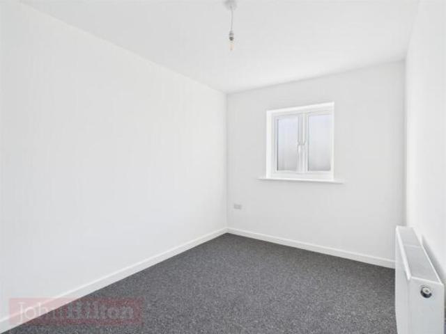 2 bedroom flat for rent in Warren Way, Brighton, BN2
