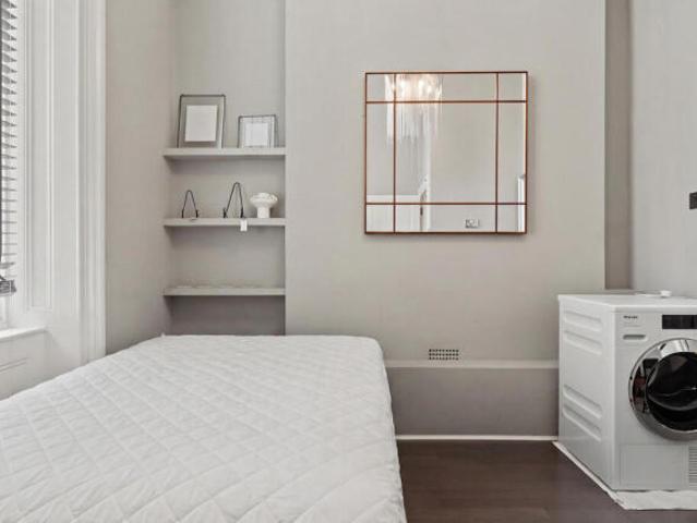 2 bedroom flat for rent in Warrington Crescent, Maida Vale, W9