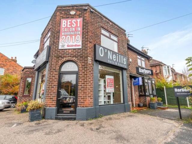 2 bedroom flat for rent in Warrington Road, Penketh, Warrington, WA5