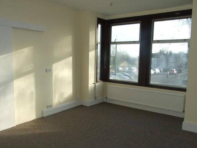 2 bedroom flat for rent in Warrior Square Southend SS1