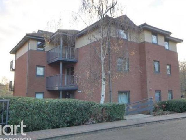 2 bedroom flat for rent in Water End PE3