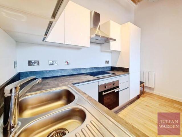 2 bedroom flat for rent in Water Street, Stockport, Greater Manchester, SK1