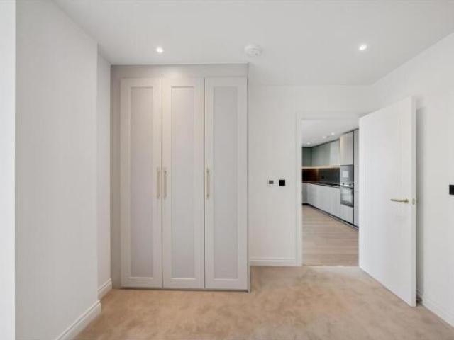 2 bedroom flat for rent in Watermeadow Lane, London SW6