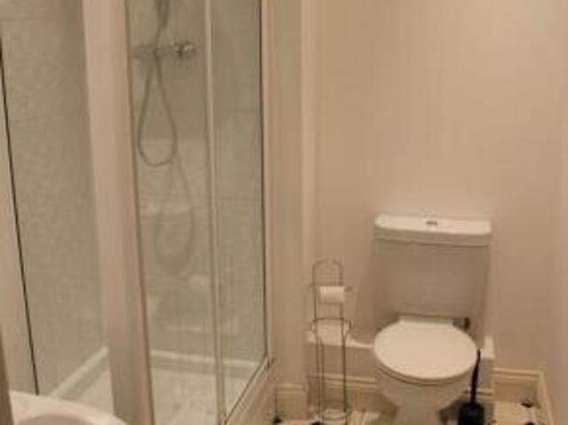 2 bedroom flat for rent in Waterlily Court, Swindon, SN1