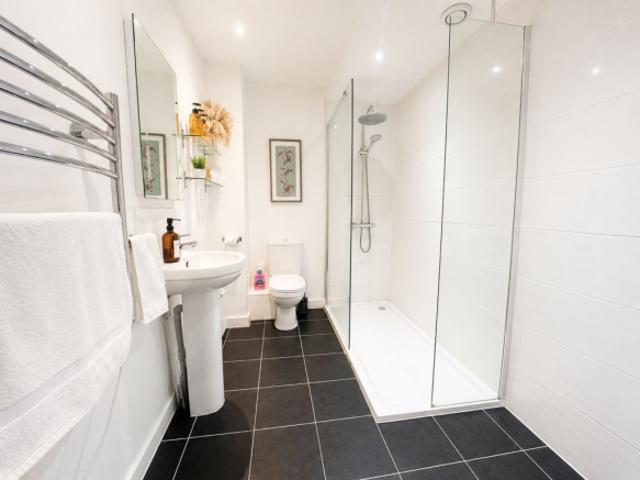 2 bedroom flat for rent in Waterloo Road, Midland Mews, BS2