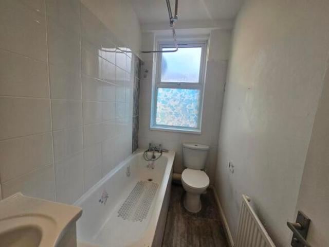 2 bedroom flat for rent in Waterstone House, Central Hill, London, SE19