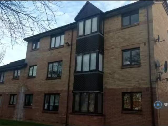 2 bedroom flat for rent in Waterside Close, London, IG11