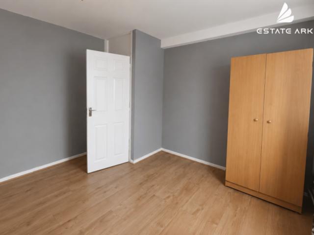 2 bedroom flat for rent in Watford Road, Canning Town, Newham, London, E16