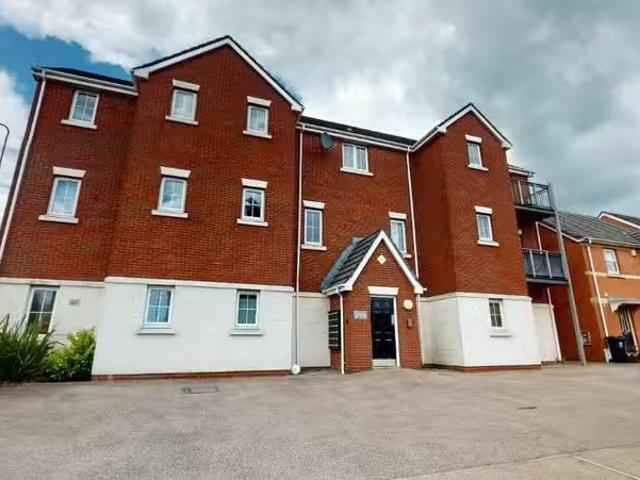 2 bedroom flat for rent in Watkins Square, Llanishen, Cardiff.