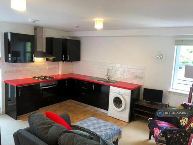 2 bedroom flat for rent in Watson Crescent, Edinburgh, EH11