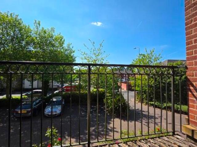 2 bedroom flat for rent in Waun Ddyfal, Cardiff, CF14